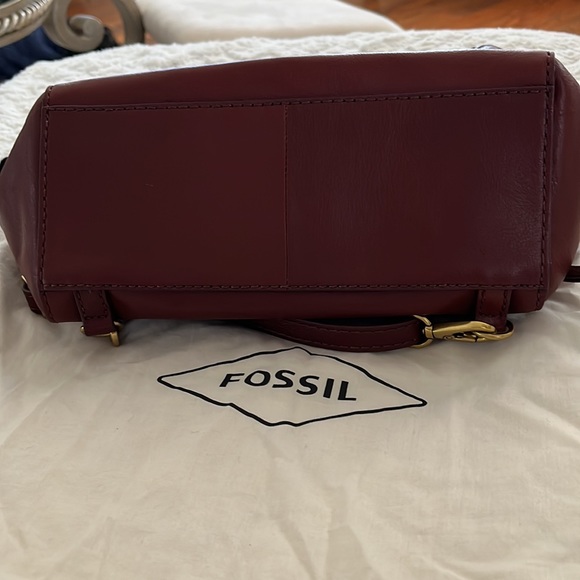 Fossil | Bags | Fossil Camilla Convertible Large Leather Backpack Never ...